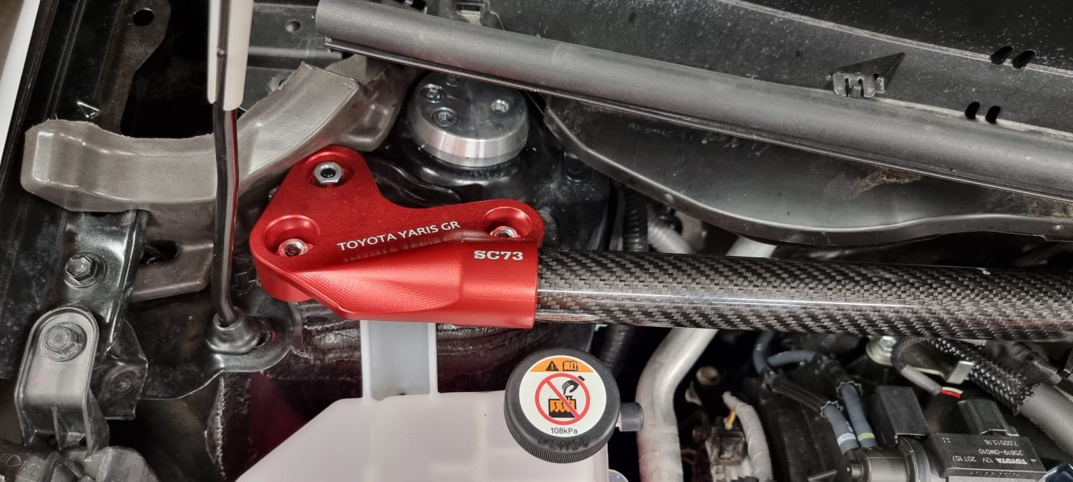 Carbon fiber front strut bar kit - SCARA73 Italia